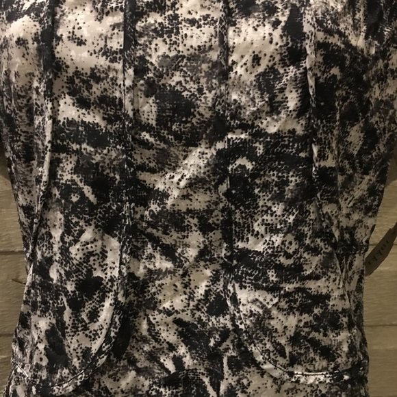 Robbi & Nikki | Tops | Robbi And Nikki Front Cutout Blouse | Poshmark